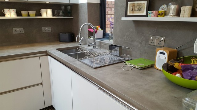 Microcement/Beton Cire Kitchen Work-surfaces and splashback ...