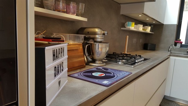 Microcement/Beton Cire Kitchen Work-surfaces and splashback ...