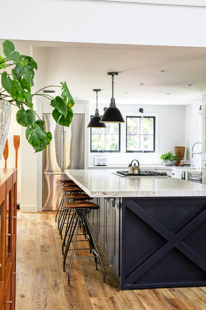 Mod Coastal Kitchen - Farmhouse - Kitchen - Orange County - by Susie ...