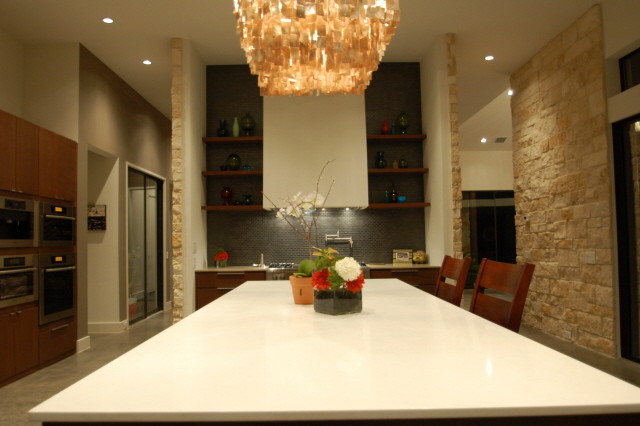 Midway Kitchen - Modern - Kitchen - Dallas - by Classic Urban Homes | Houzz