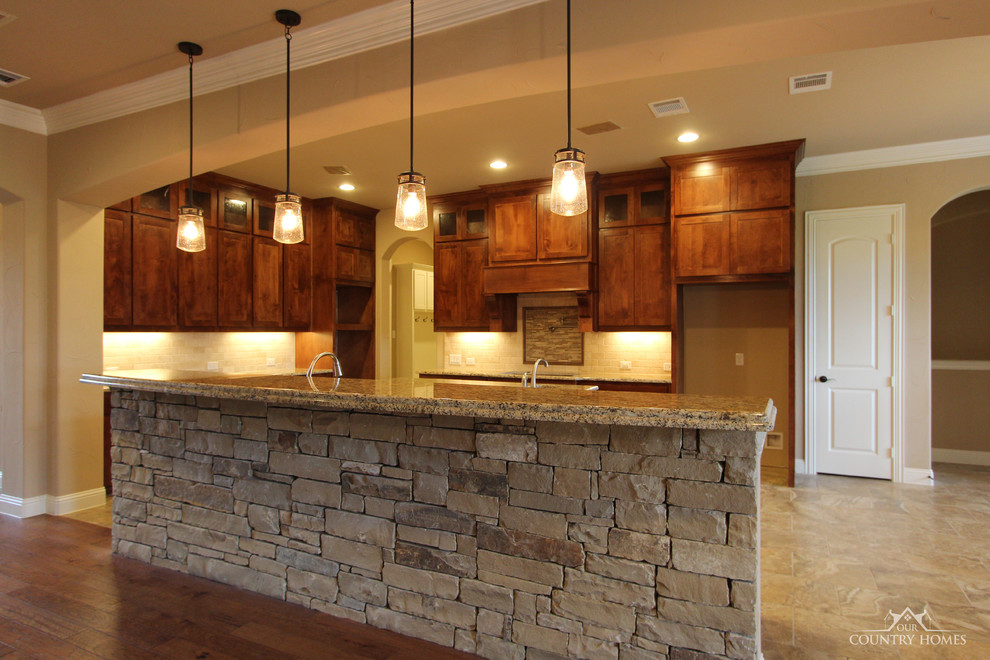 Midwestern Milieu - Kitchen - Dallas - by Our Country Homes | Houzz