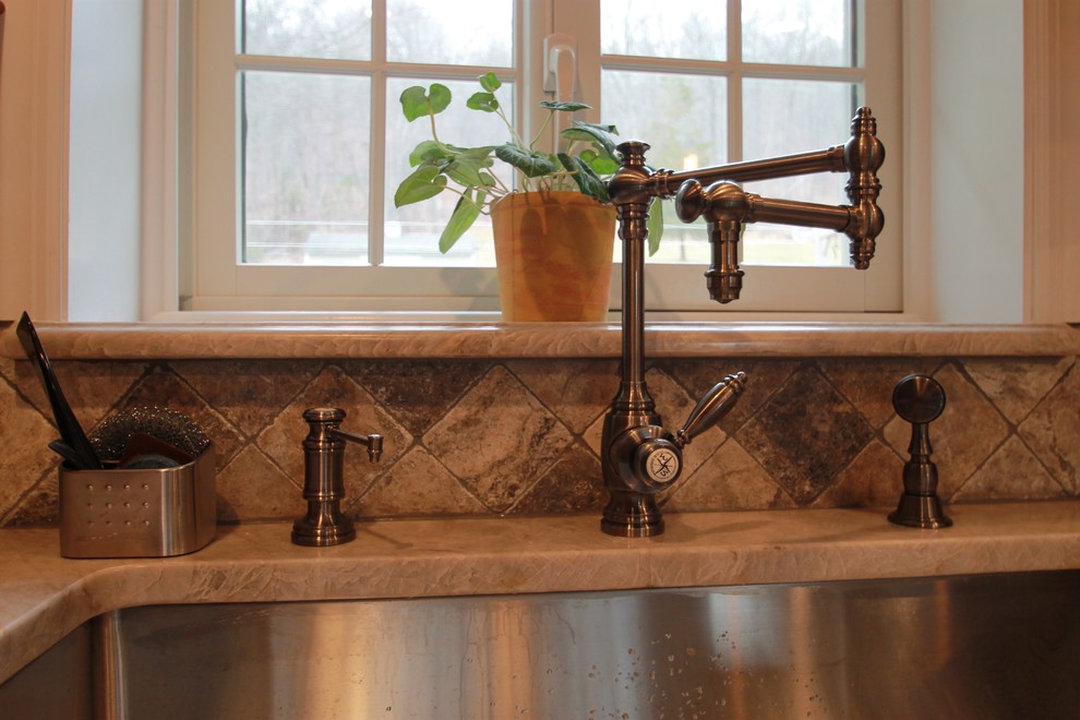 Mine Hill Bi-Level Kitchen Remodel - Traditional - Kitchen - New York ...