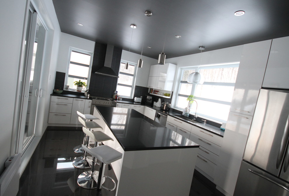 Minimalist modern kitchen - Modern - Kitchen - Montreal - by Fuziö ...