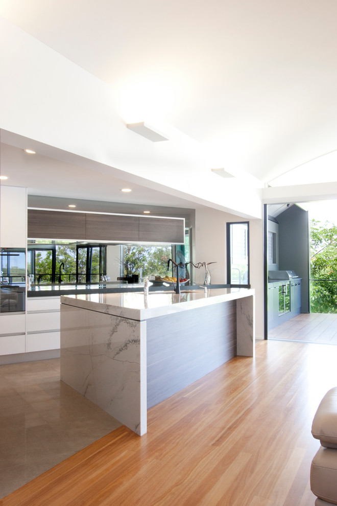 Modern angles - Modern - Kitchen - Brisbane - by Enigma Interiors | Houzz