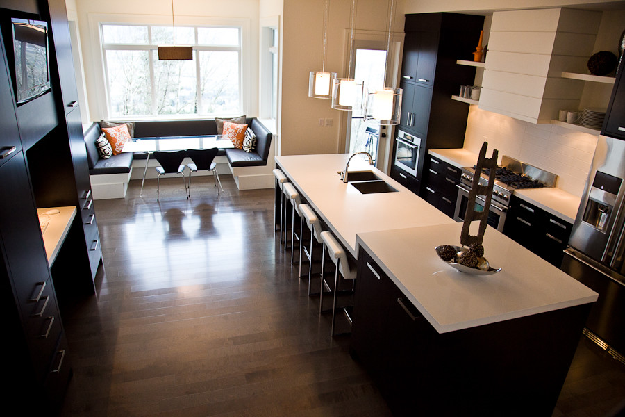 Modern Classic - Modern - Kitchen - Vancouver - by Done to the Nines ...