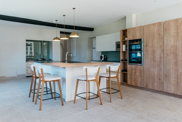 Country Kitchen Breakfast Bar