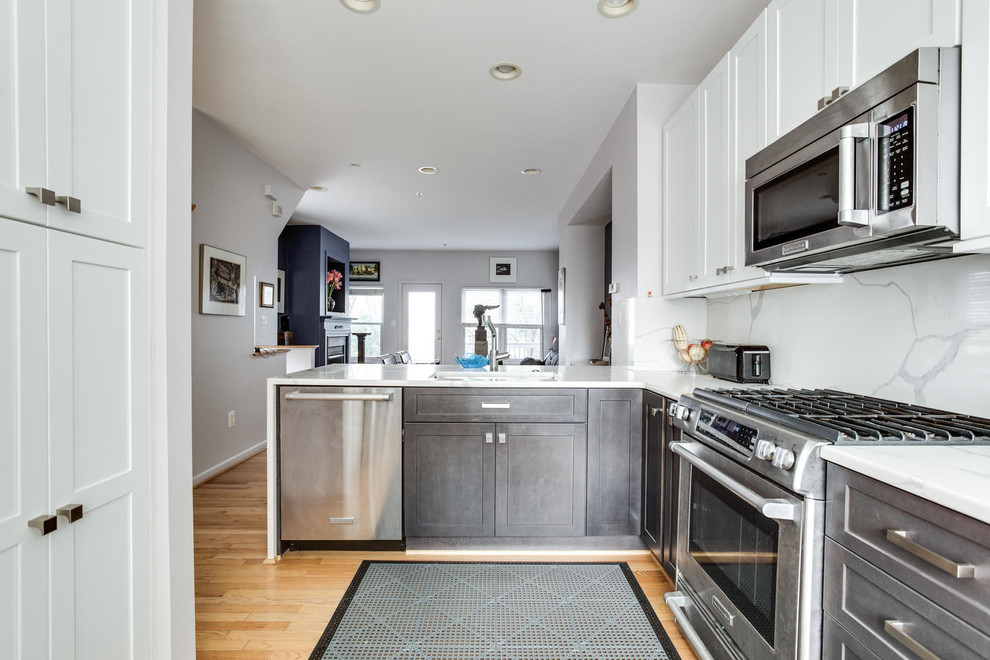 Modern D.C. Kitchen - Moderne - Cuisine - Washington, D.C. - par Bath ...
