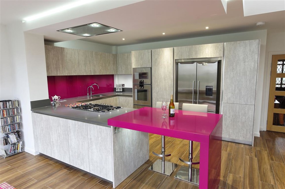 Modern design with magenta accents - Modern - Kitchen - Kent - by PTC Kitchens | Houzz