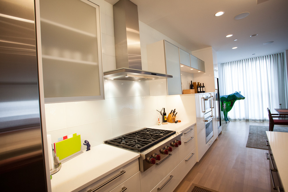 Modern Downtown Flat - Modern - Kitchen - Denver - by Aspen Leaf ...