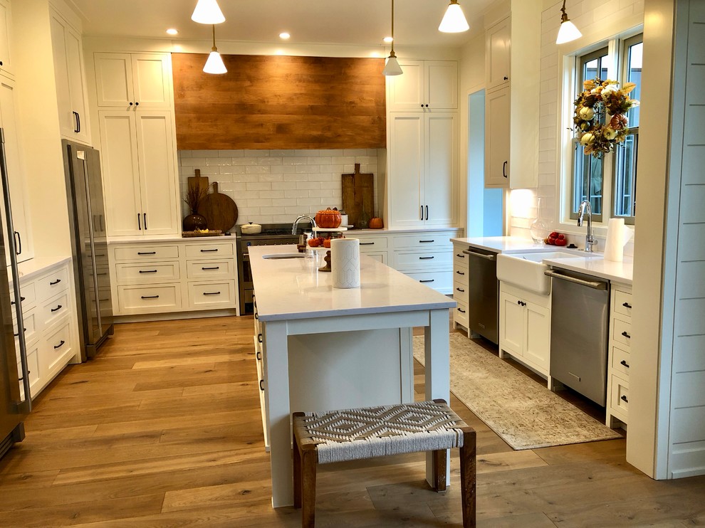 Modern Farmhouse - Farmhouse - Kitchen - Other - by Bespoke Homes | Houzz