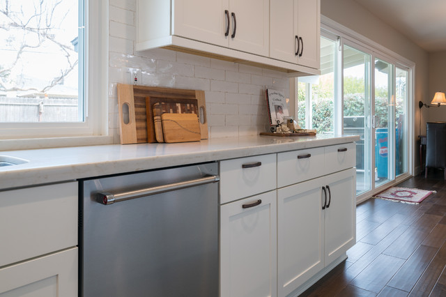 Modern Farmhouse Kitchen (2019) - Granite Countertops - Country ...