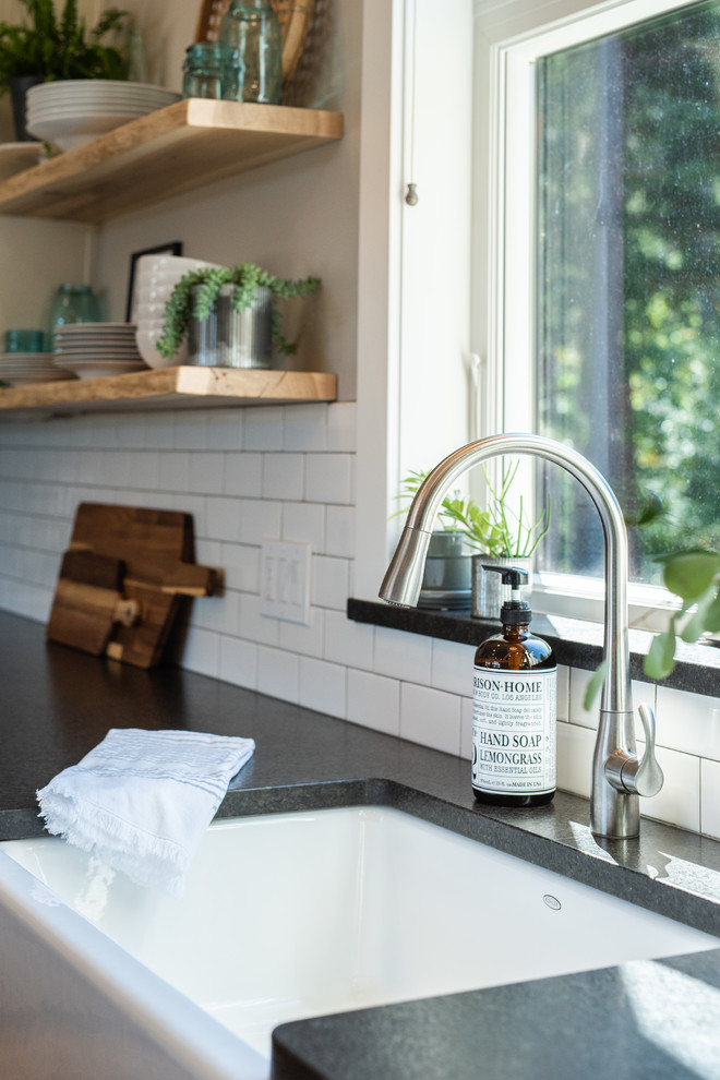 Modern Farmhouse - Farmhouse - Kitchen - Seattle - by Neff Designs | Houzz