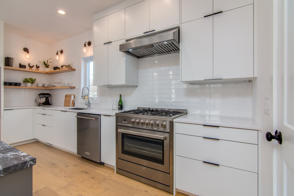 Modern Farmhouse Residence - Farmhouse - Kitchen - Kansas City - by ...