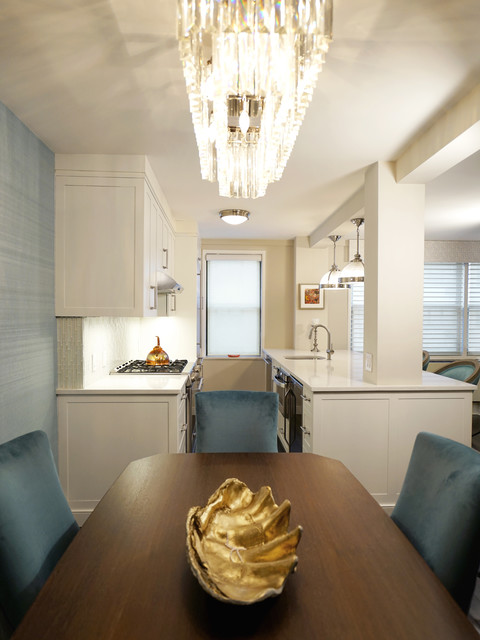 Modern Glam Dining / Open Kitchen with Custom Finishes - Moderne ...