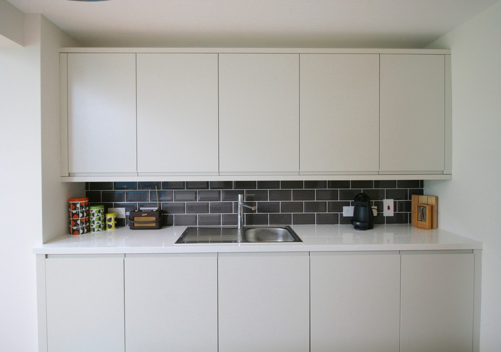 Modern grey handless kitchen - Modern - Kitchen - Dublin - by Damian ...