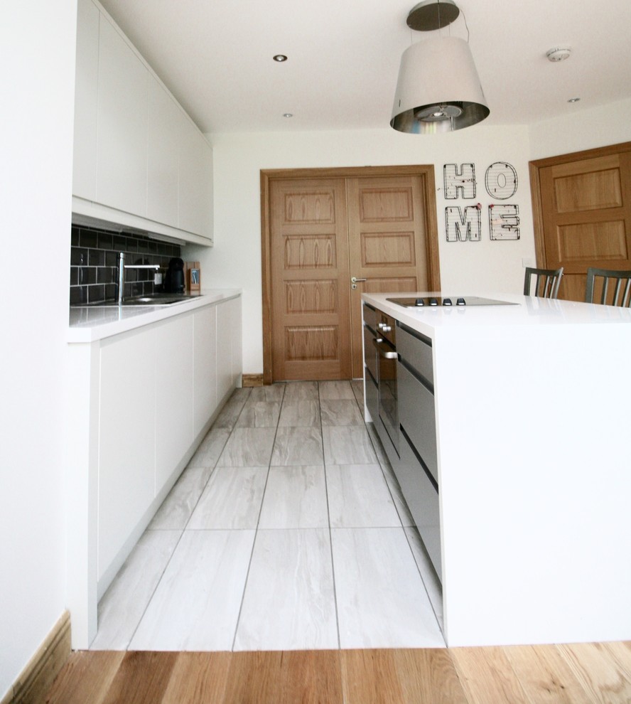 Modern grey handless kitchen - Modern - Kitchen - Dublin - by Damian ...