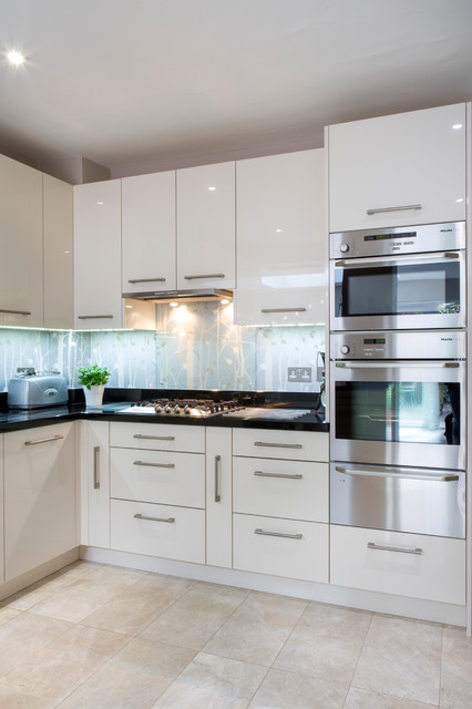 Modern High Gloss - Contemporary - Kitchen - Oxfordshire - by Simple ...