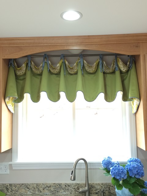 Modern kitchen drapery treatments - Moderne - Cuisine - Phoenix - par ...