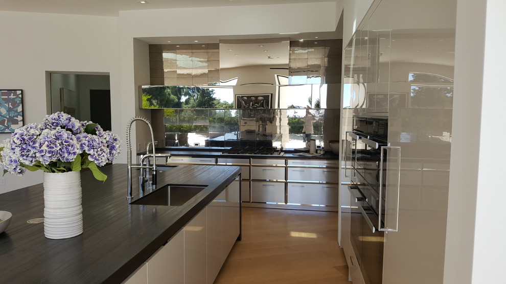 Modern Kitchen in Beverly Hills, CA - Modern - Kitchen - Los Angeles ...
