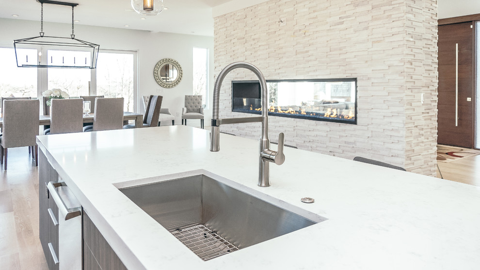 Modern Kitchen in Piper door style with Kona finish - Contemporary ...