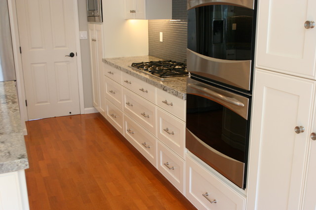 Modern Kitchen Painted in White Linen - Modern - Kitchen - San ...
