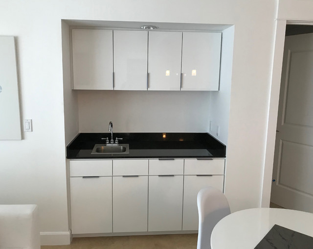 Modern Kitchen Remodel Done With High Gloss Acrylic Doors - Modern ...