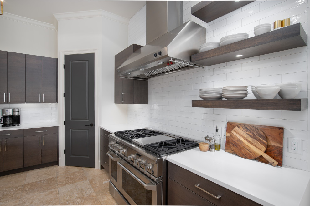 Modern Kitchen Remodel Done With New Floating Shelves - Modern - Küche ...