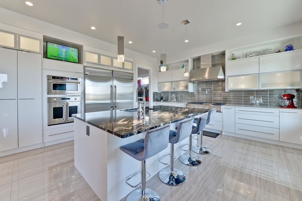 Modern Kitchen with built in Appliances - Contemporain - Cuisine ...