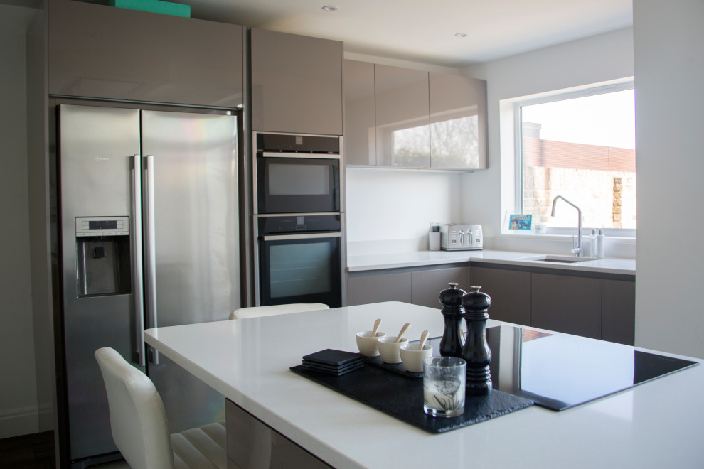 Modern light kitchen - Modern - Kitchen - Essex - by Anderson Sinclair Ltd | Houzz