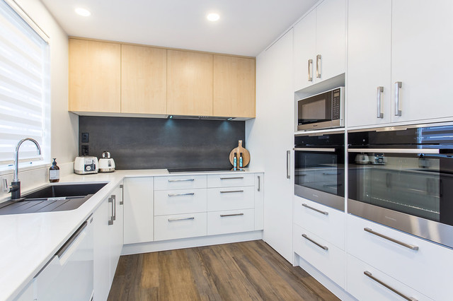 Modern Melamine Kitchen - Moderne - Cuisine - Christchurch - par ...