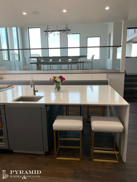 Modern New Build - Modern - Kitchen - Chicago - by Pyramid Marble ...