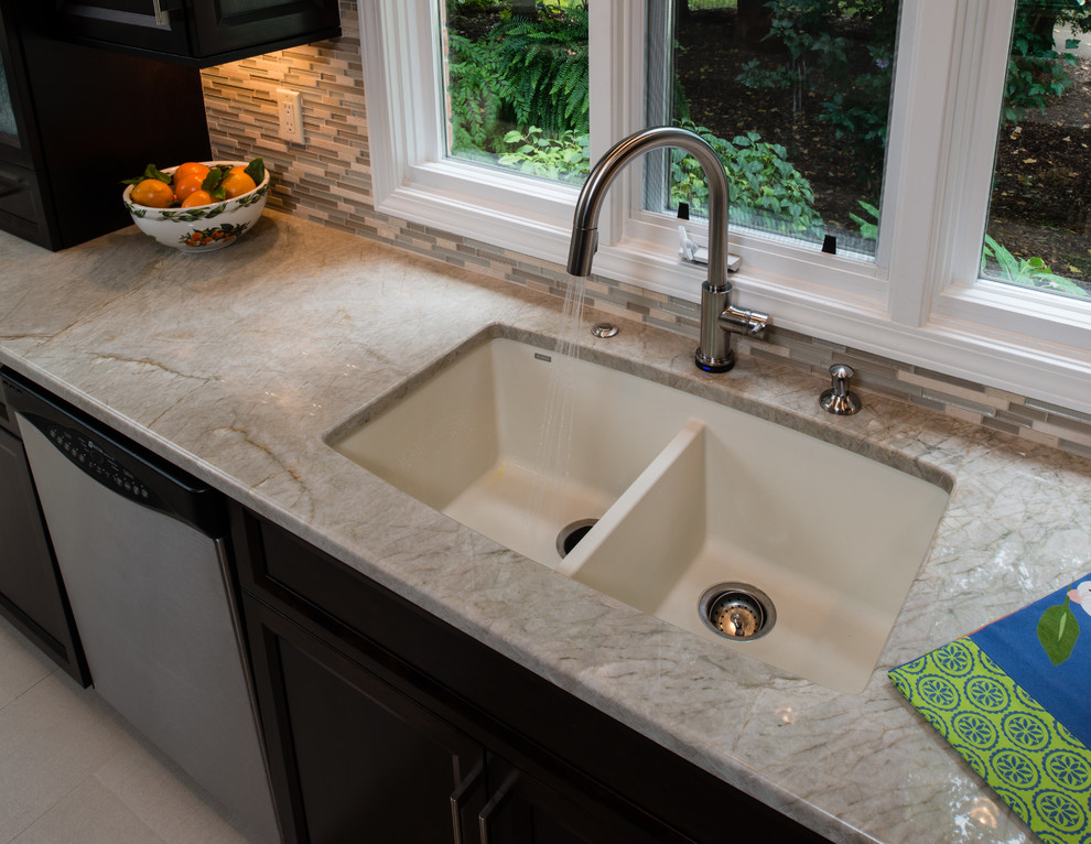 Modern Novi Kitchen Renovation - Modern - Kitchen - Detroit - by ...