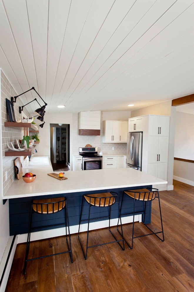 Modern Ranch Home - Farmhouse - Kitchen - Calgary - by Workshop ...