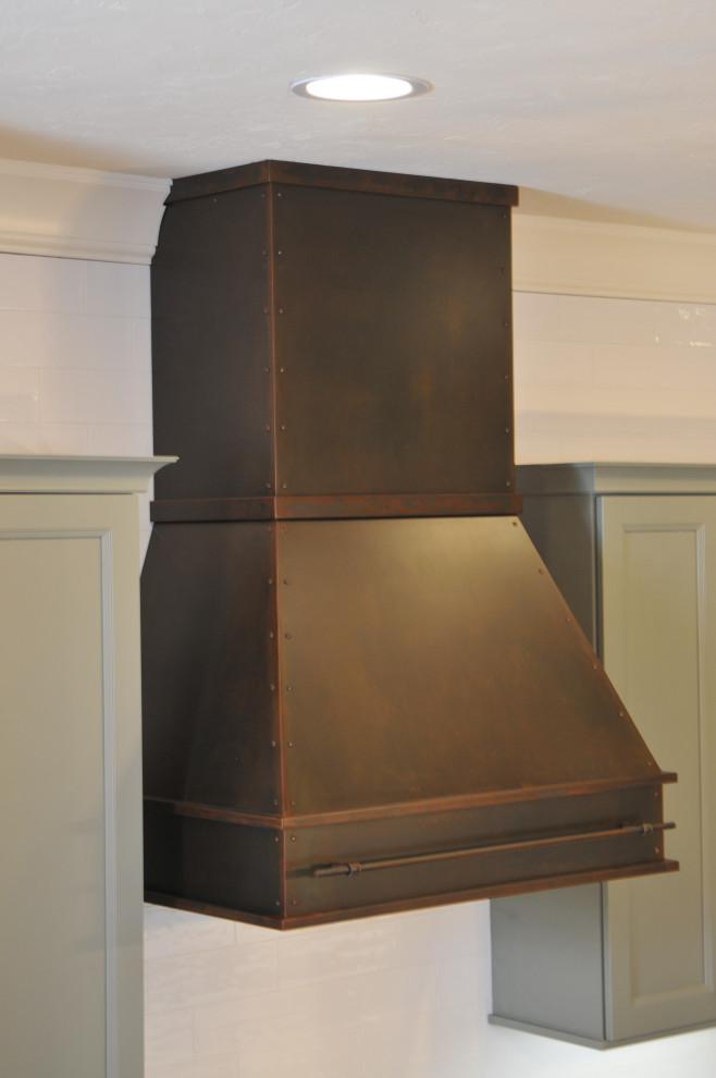 Modern Rustic Hood - Classique Chic - Cuisine - Oklahoma City - par ...
