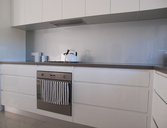 Modern "Shadowline Handle-less style" with 40mm P/R edge Stone bench ...