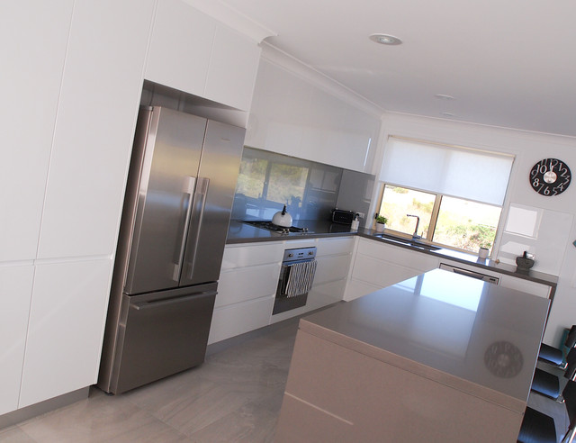 Modern "Shadowline Handle-less style" with 40mm P/R edge Stone bench ...