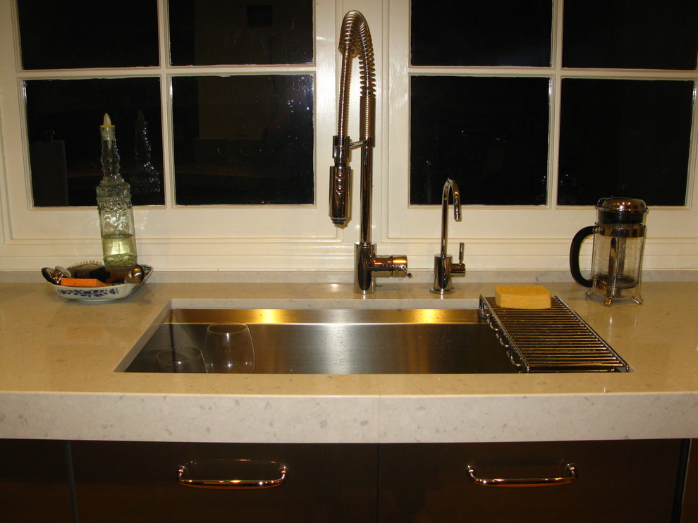 Modern Sheen Kitchen - Modern - Kitchen - Los Angeles - by Cynthia ...