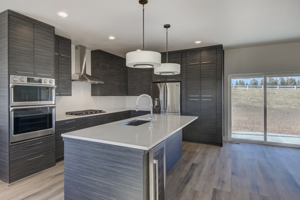 Modern Slab Style Kitchen & bath Cabinetry in High Definition Wood ...