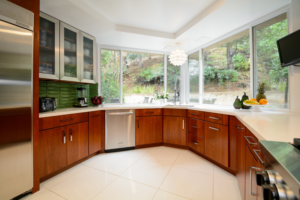 Modern Spacious Kitchen Remodel with Movable Island - Contemporary ...