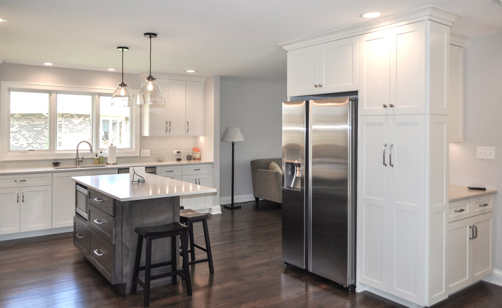 Modern White Kitchen - Transitional - Kitchen - Chicago - by Bayern ...