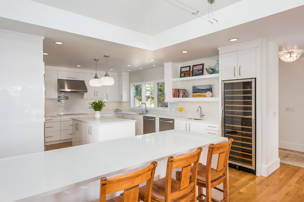 Modern White Kitchen in Norwalk - Modern - Kitchen - New York - by ...