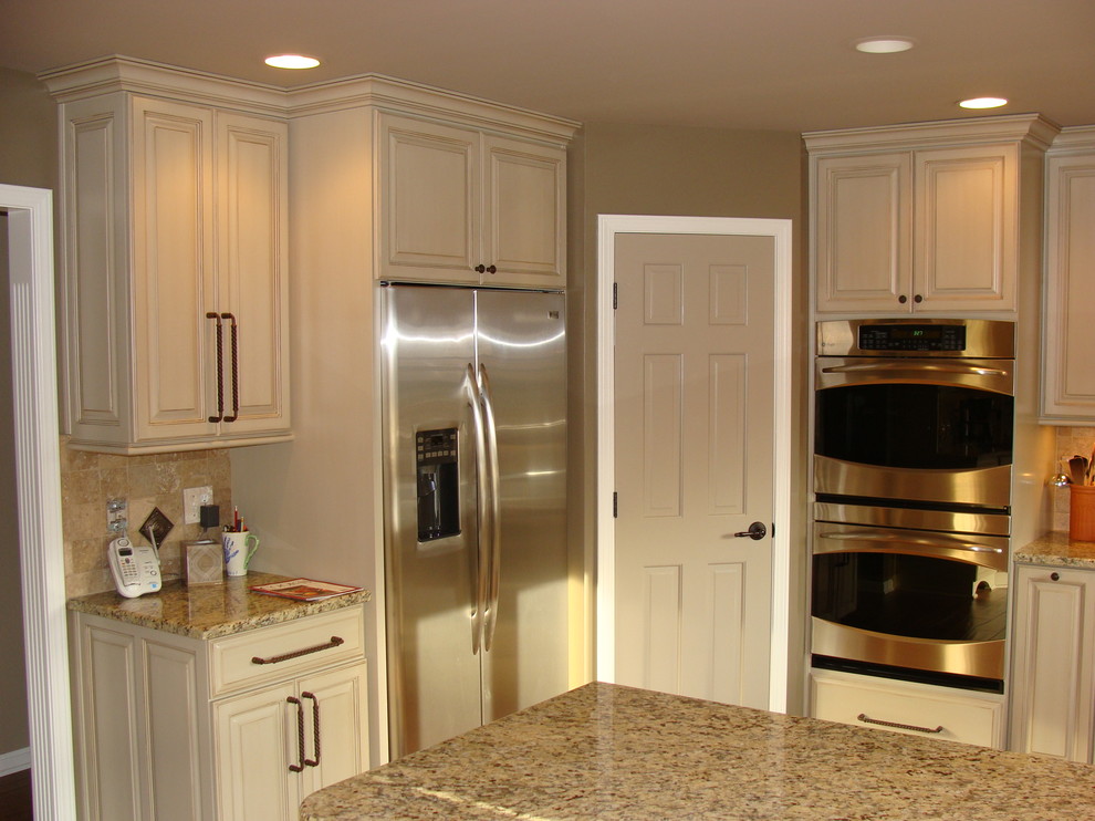 Moher kitchen remodel - Modern - Kitchen - Indianapolis - by Gary Mears ...