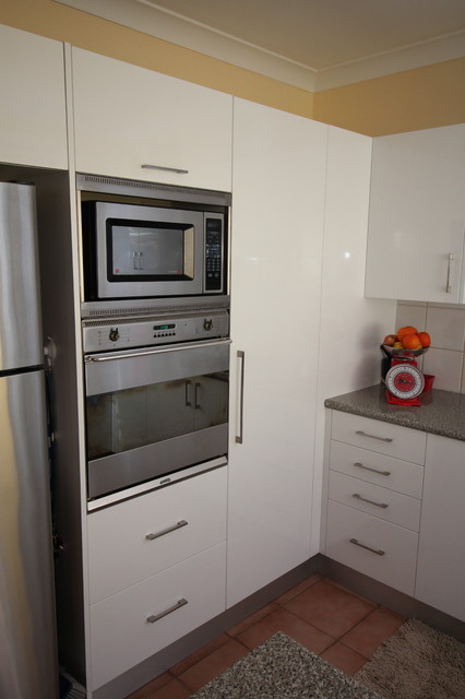 Mona Vale - Modern - Kitchen - Sydney - by Dream Doors Sydney North ...