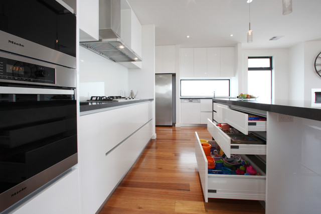 Mont Albert - Contemporary - Kitchen - Melbourne - by Melbourne ...