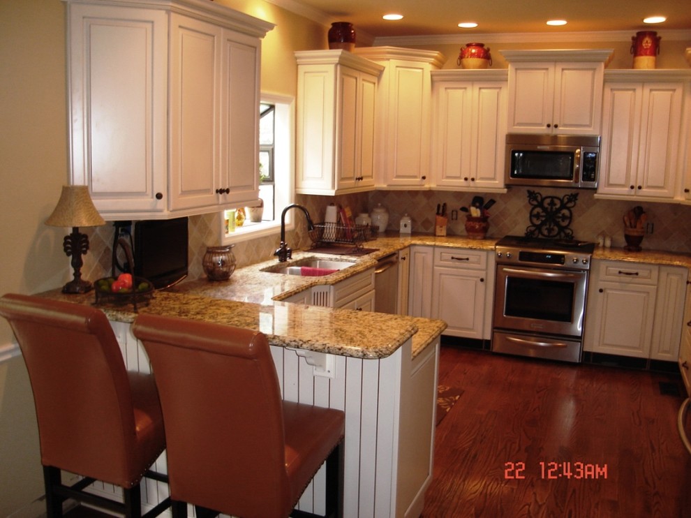 Montclair Canvas With Coco Glaze By KraftMaid Cabinetry - Traditional ...