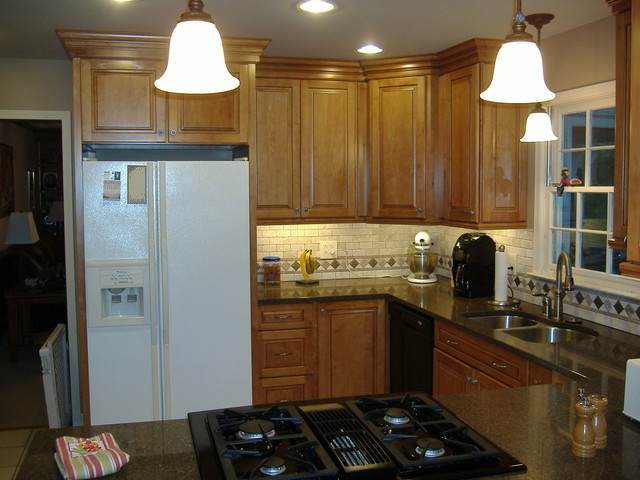 Montclair Maple Square Door Style In Ginger With Sable Glaze By ...