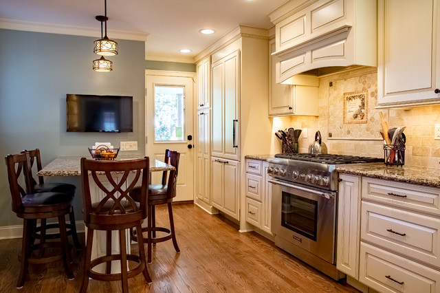 Morel Vintage Glaze Brookhill - Traditional - Kitchen - New York - by ...