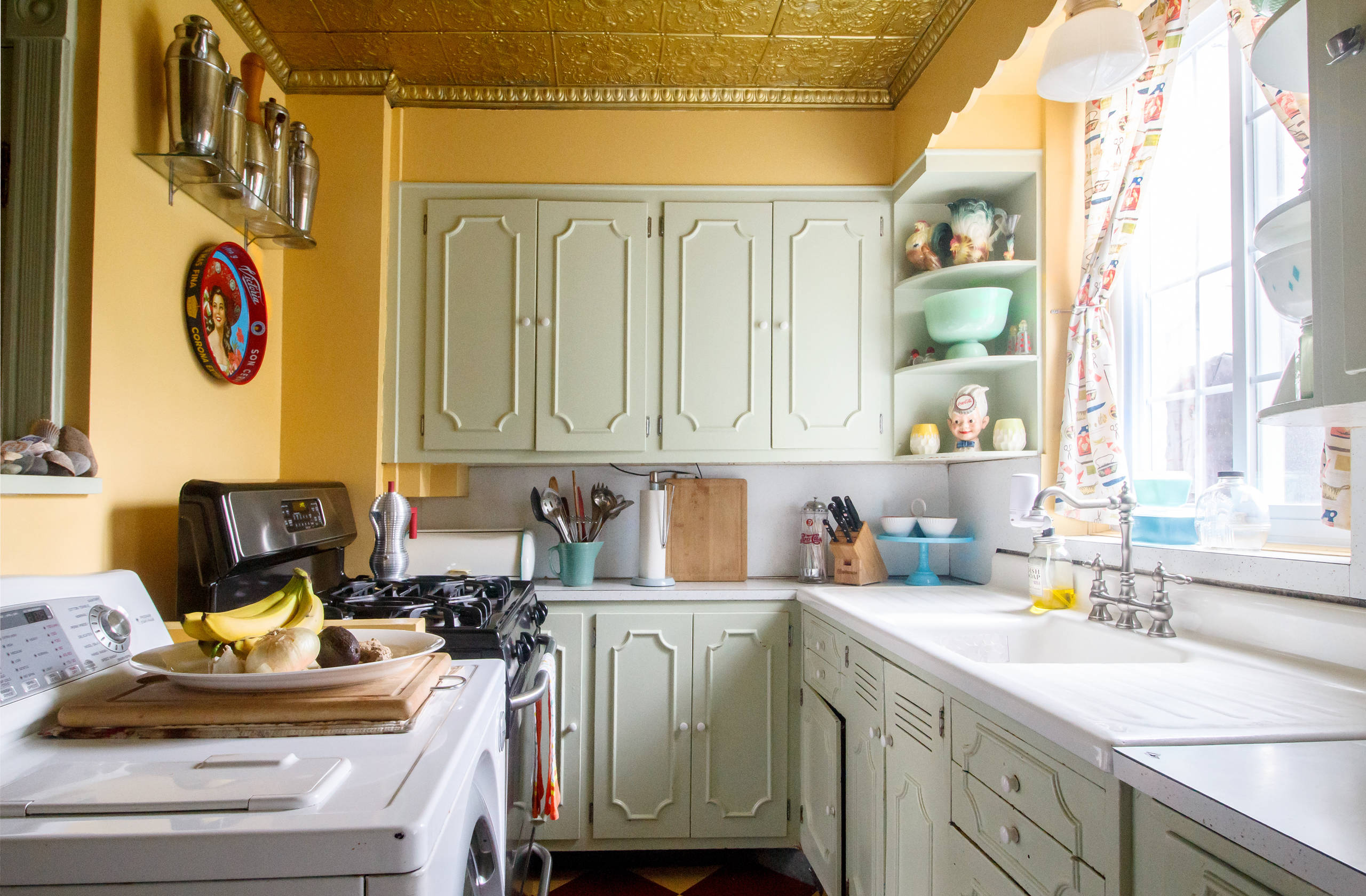 My Houzz: Vibrant Victorian Row House With Midcentury Style