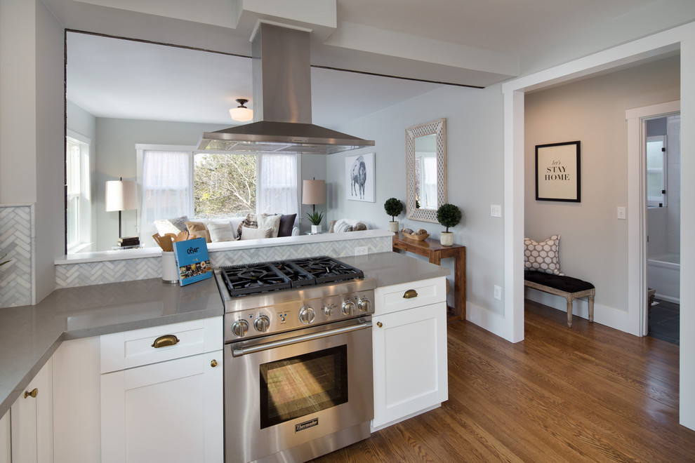 Napa Farmhouse Inspired Reno in Rockridge - Country - Kitchen - San ...