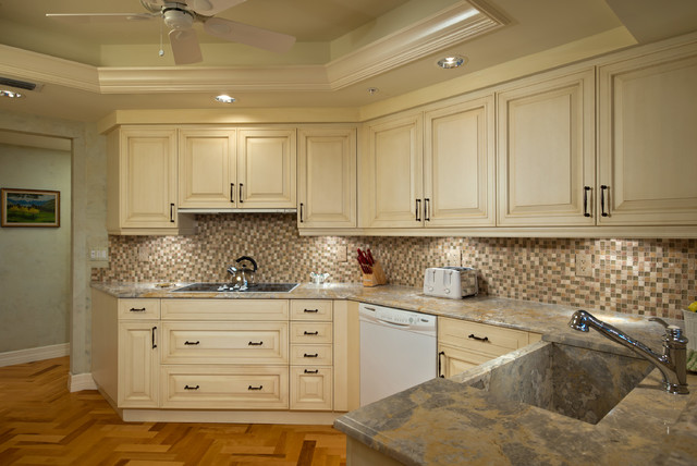 Naples Condo, Foxworthy's Interior - Traditional - Kitchen - New York ...